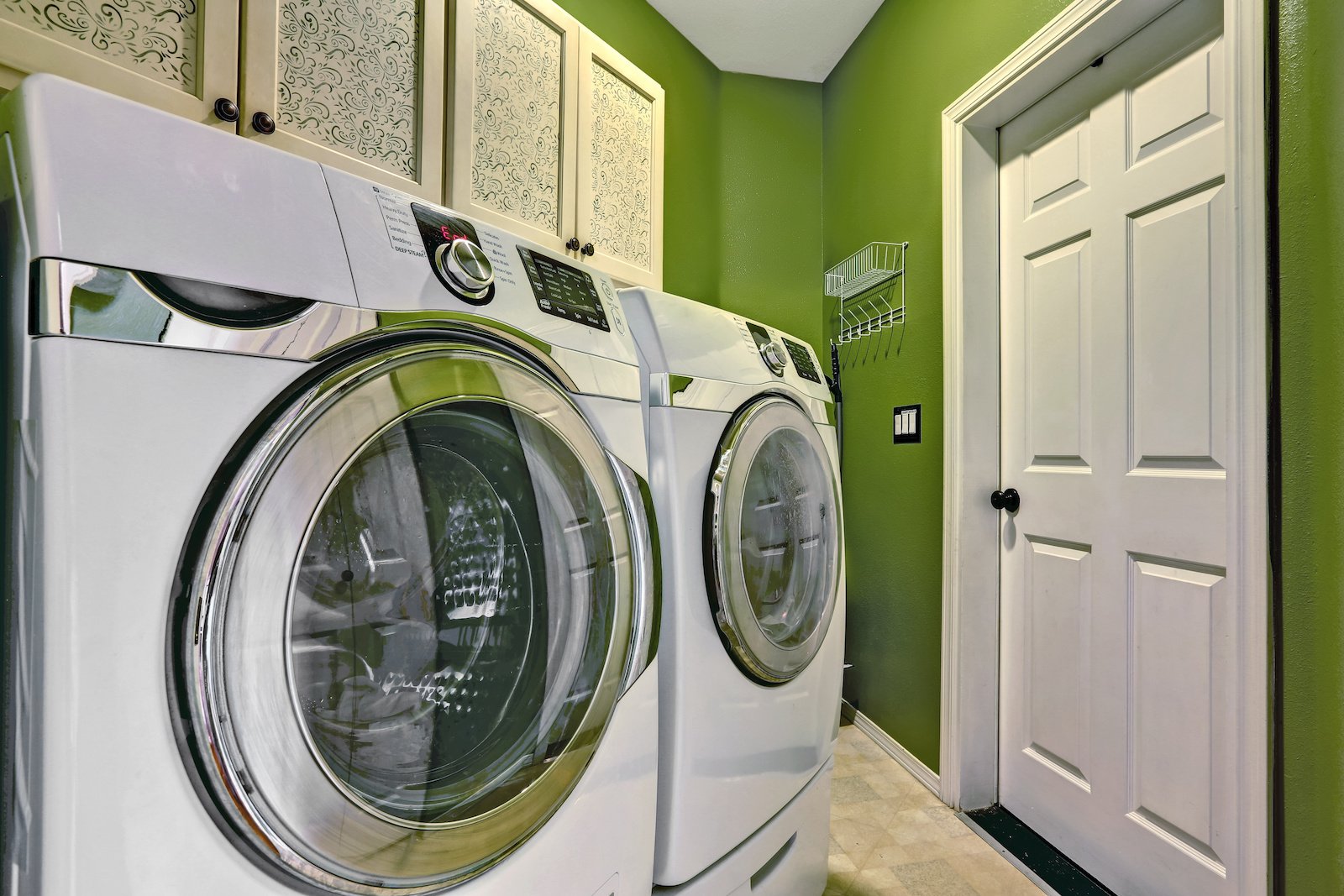 35 Inspiring Laundry Room Color Ideas to Refresh Your Space | Color ...