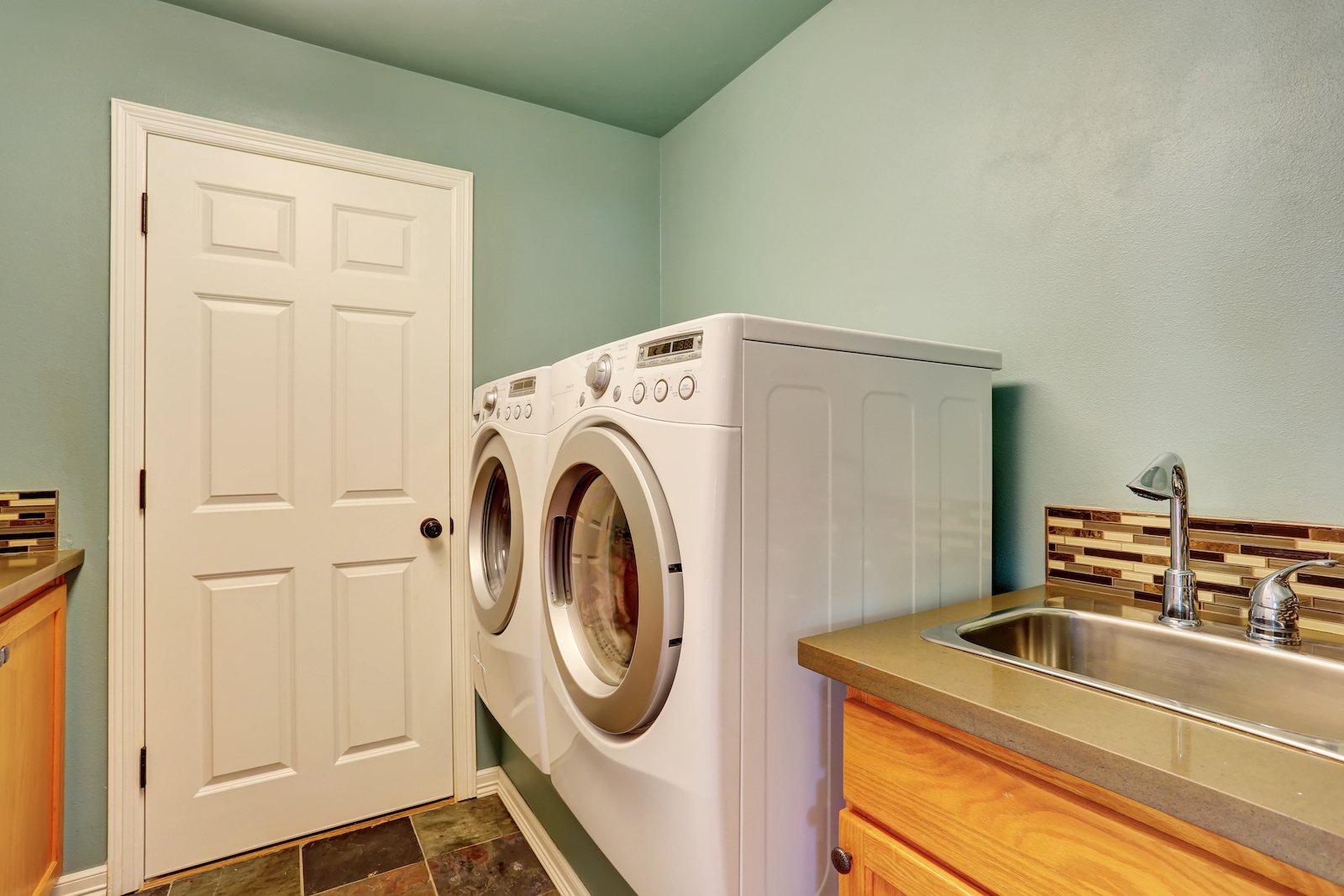 35 Inspiring Laundry Room Color Ideas to Refresh Your Space | Color ...