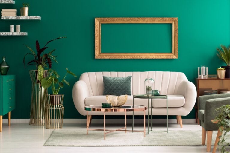 28 Colors That Go With Emerald Green (Color Palettes) | Color Meanings