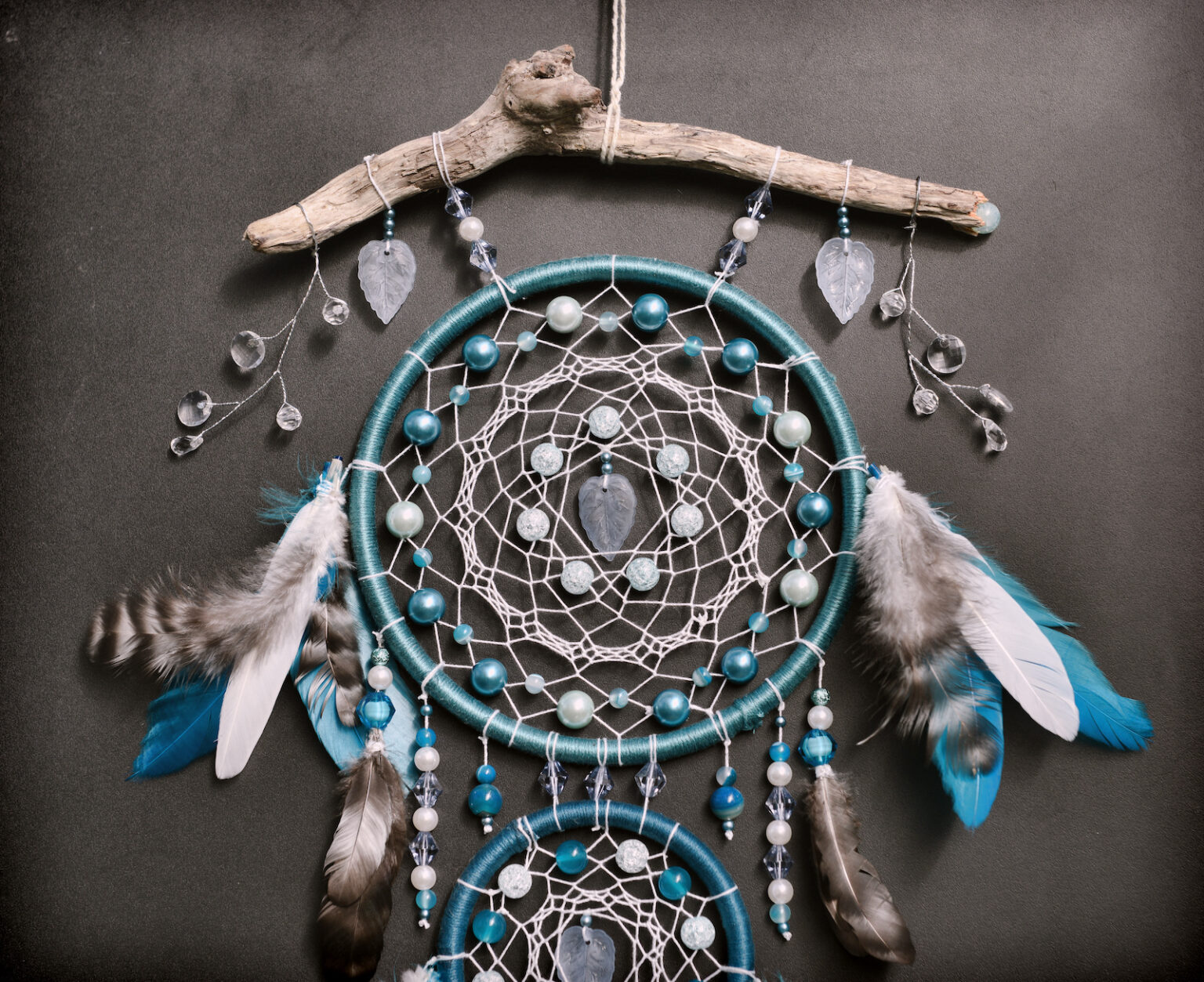 Blue Feather Meaning and Symbolism | Color Meanings