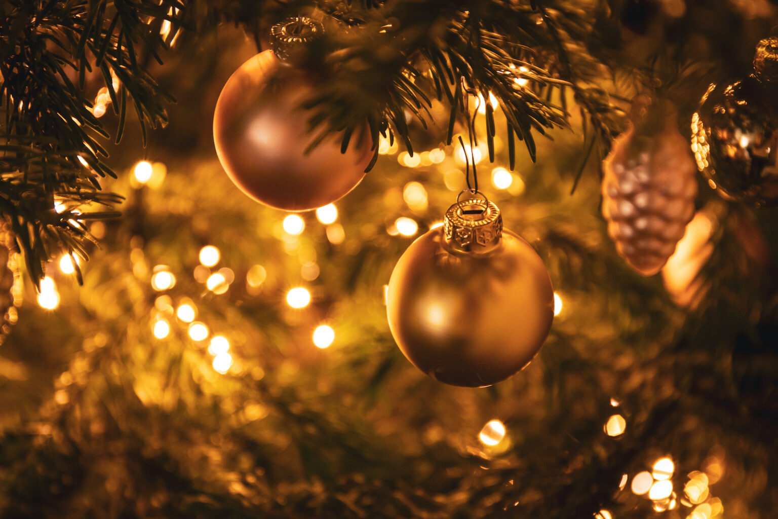 10 Christmas Colors and Their Festive Meanings Explored | Color Meanings