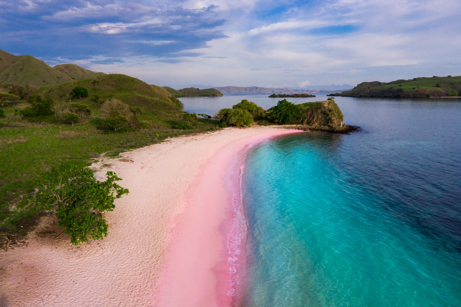 You Won’t Believe These Gorgeous Colors Were Found at the Beach | Color ...