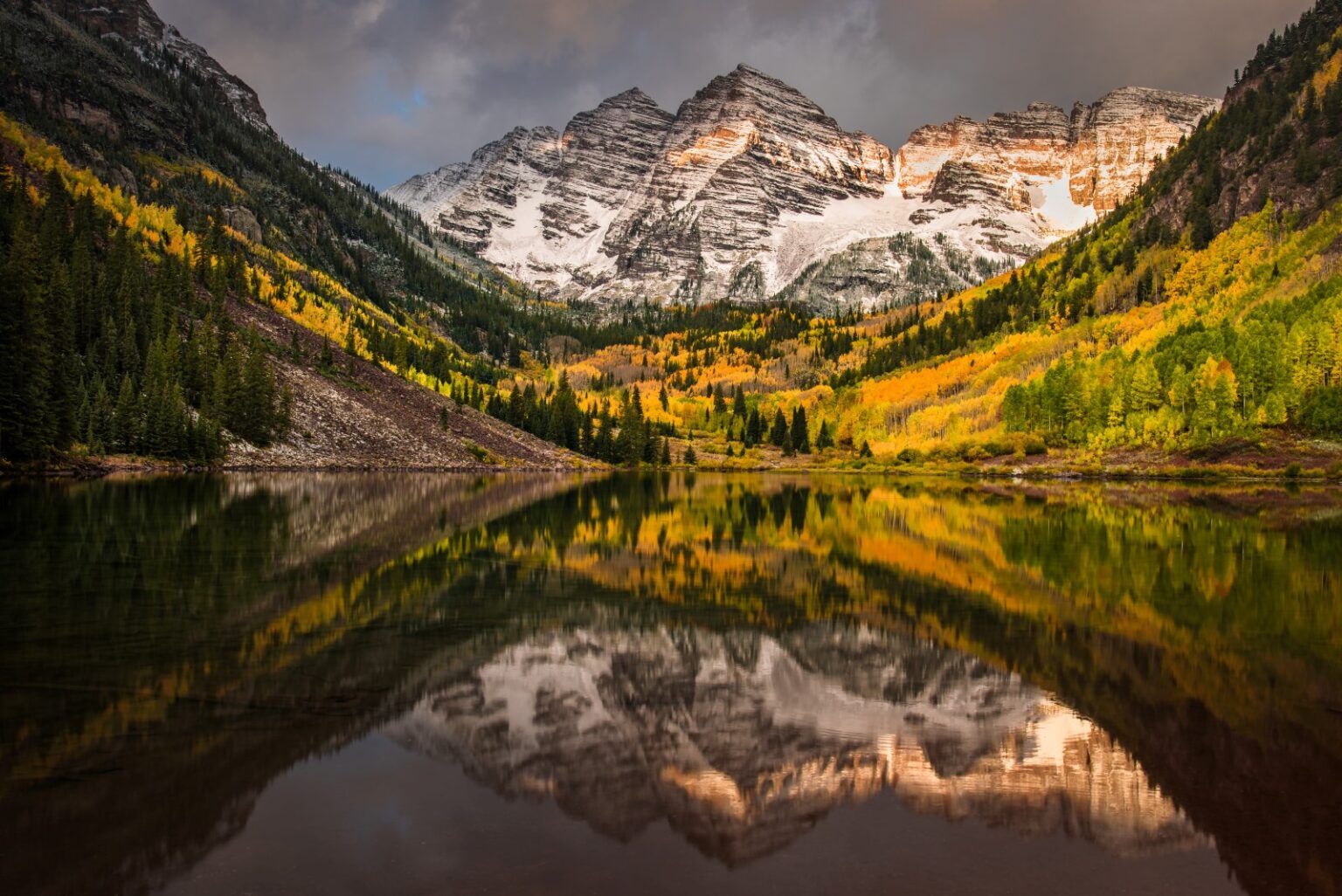 16 Breathtaking Destinations to Experience Stunning Fall Foliage ...