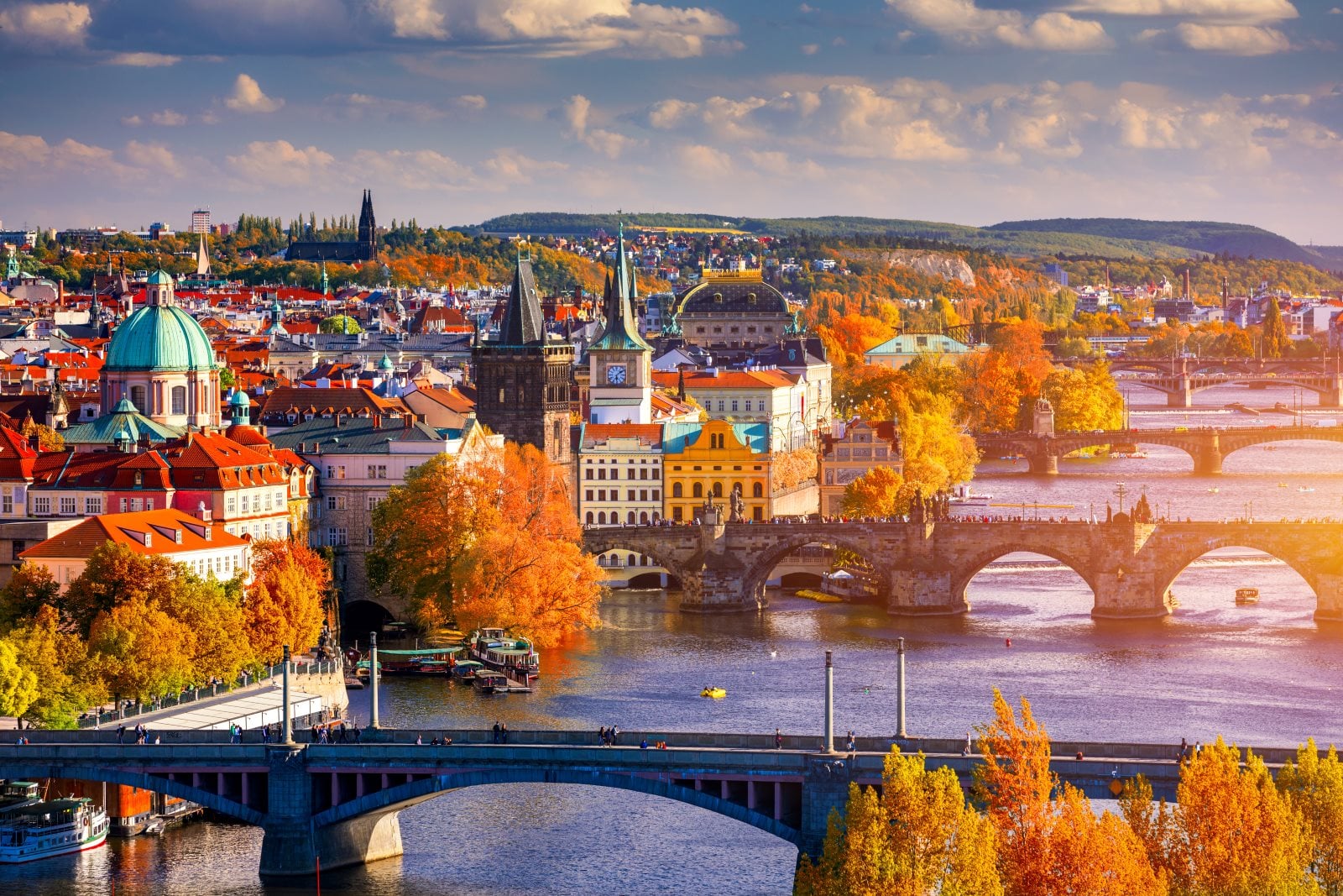 16 Breathtaking Destinations to Experience Stunning Fall Foliage ...