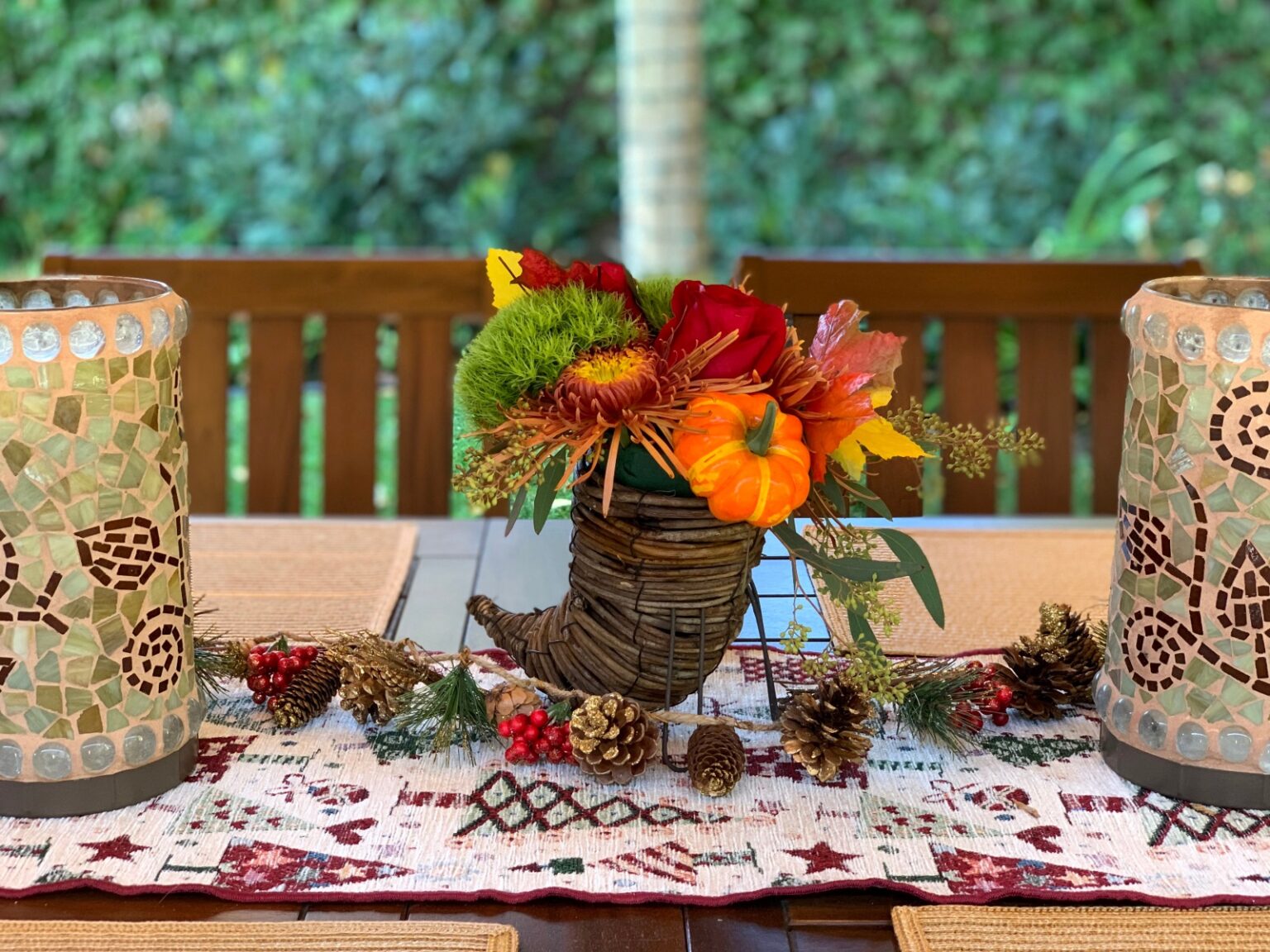 12 Exciting and Creative Ways to Decorate With Fall Colors | Color Meanings